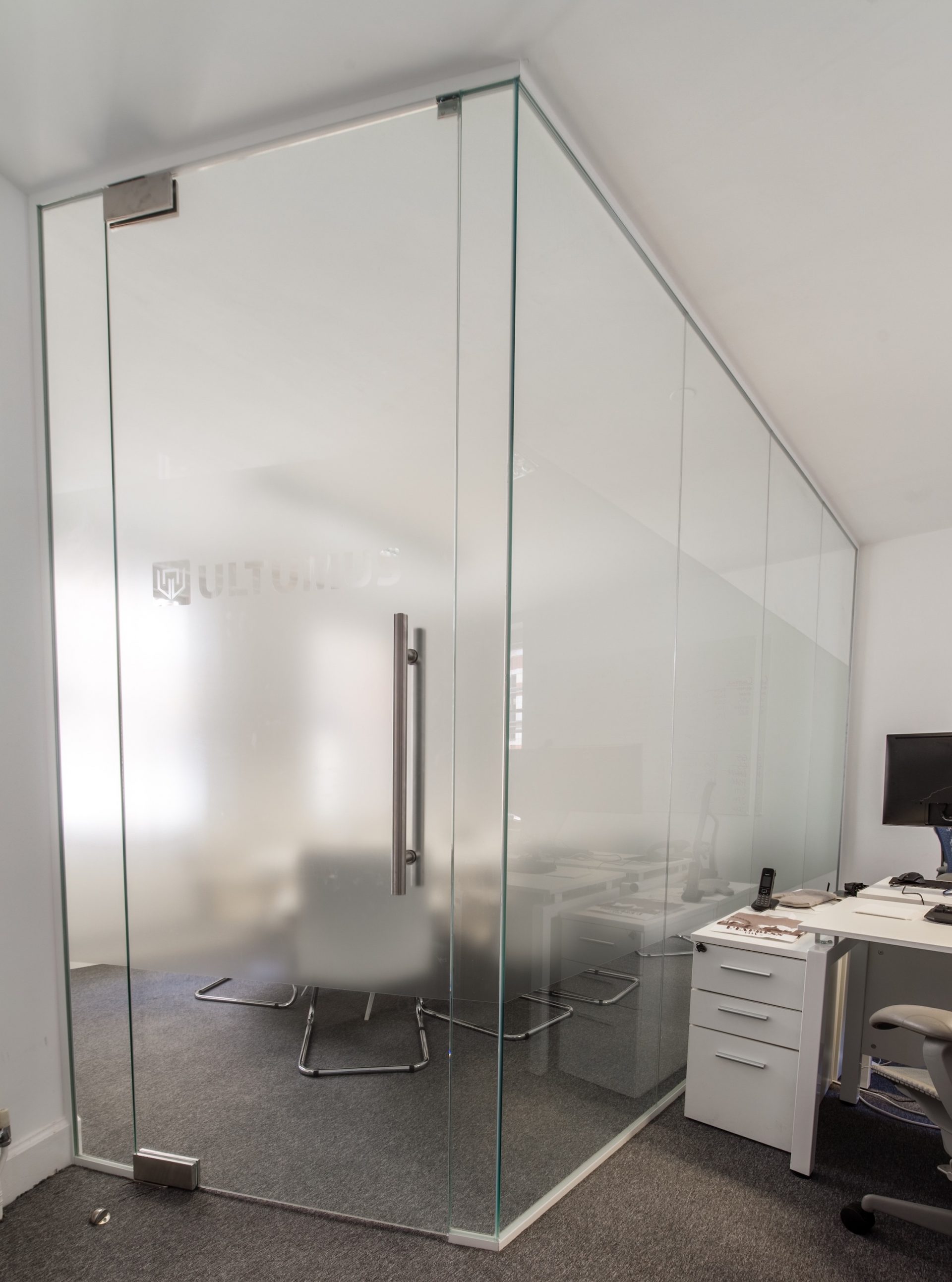 Top Tips for Choosing Glass Partition Walls - Kova Partitions